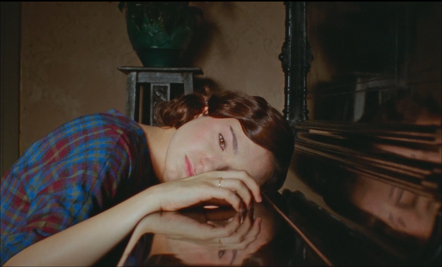 À LA LUEUR DE LA CHANDELLE | Critique du film d'André Gil Mata